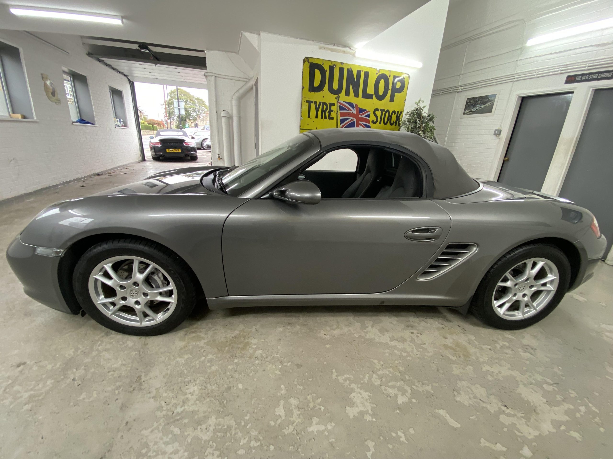 PORSCHE BOXSTER 2.7 987 TIPTRONIC S – The Old Star Garage